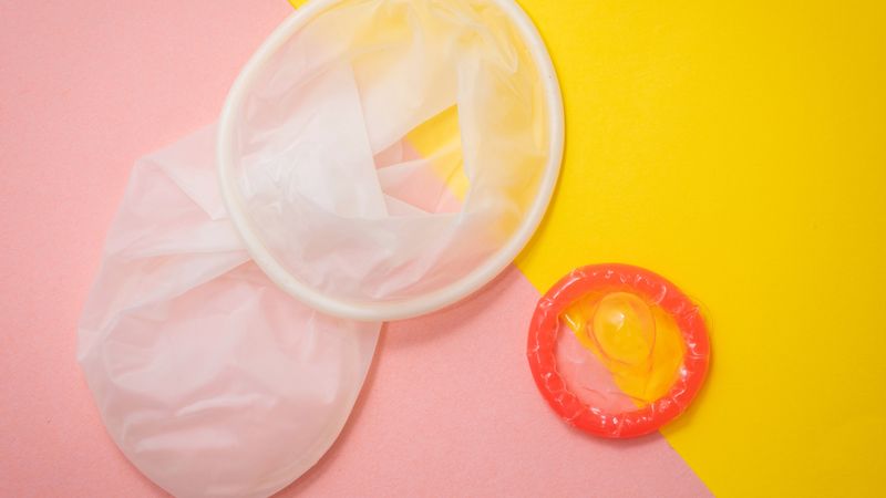 Stroberi Cokelat, hingga Pisang, Amankah Kondon Aneka Rasa untuk ...