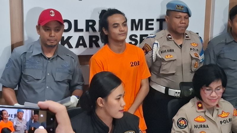 Tampang 'Tengil' Vadel Badjideh Usai Jadi Tersangka Kasus Perkosaan Anak Nikita Mirzani - ERA.ID