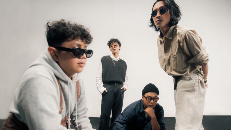 Gambarkan Perasaan Berbunga-bunga, Coldiac Rilis Forever - ERA.ID