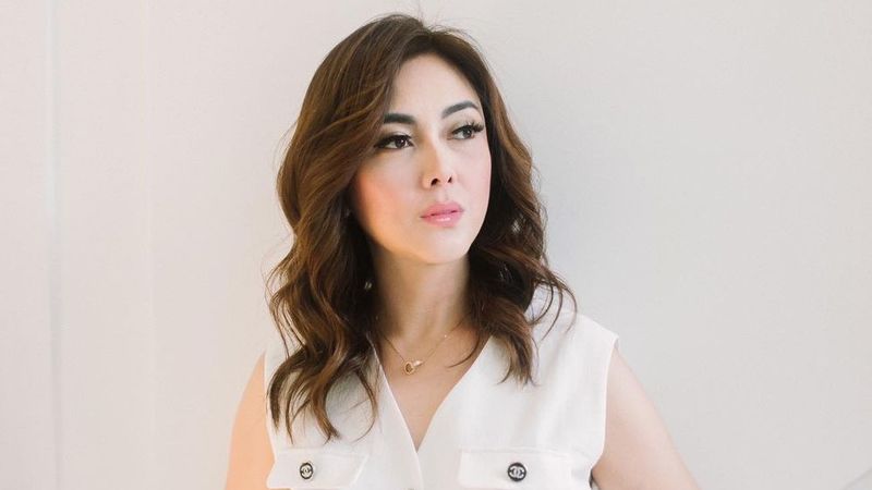 Sempat Dituding Murtad Demi Menikah dengan Jonathan Frizzy, Dhena ...