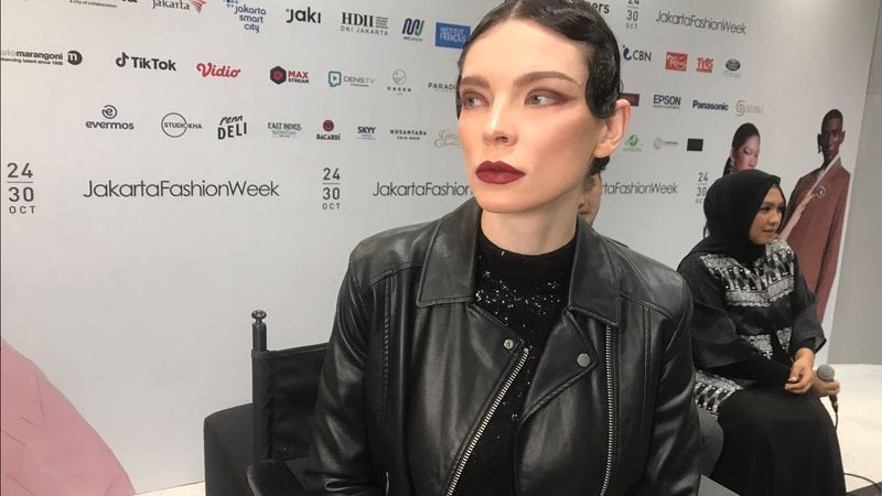 Riasan Edgy Hingga Bold, JFW 2023 Tampilkan Sentuhan Make Up yang Bakal ... Riasan Edgy Hingga Bold, JFW 2023 Tampilkan Sentuhan Make Up yang Bakal ...
