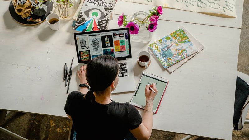 4 Cara Generasi Muda Tingkatkan Skill Digital di Berbagai Industri - ERA.ID