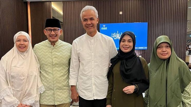 Sandiaga Uno Bertemu Ganjar Pranowo di Jeddah, Langsung Pulang Bareng ... Sandiaga Uno Bertemu Ganjar Pranowo di Jeddah, Langsung Pulang Bareng ...