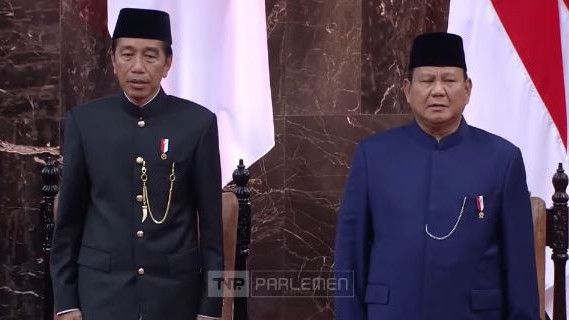 Prabowo-Gibran Kompak Pakai Baju Adat Betawi Ujung Serong, Pengamat Mode: Ingin Merawat ...