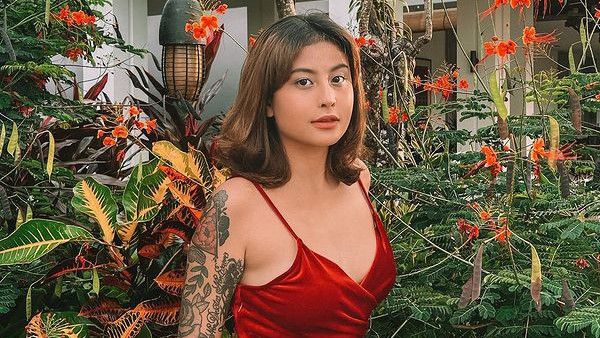 Awkarin Bongkar Kebiasaan Buruk Gaga Muhammad, Tak Pernah Keluarkan ...