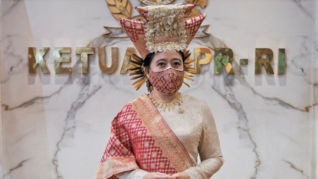 Pakai Baju Bundo Kanduang saat Bacakan Teks Proklamasi, PDIP: Mbak Puan ...