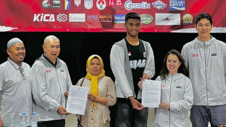 Tinggi 1,97 Meter, Sagil Muhammad Rizky Bocah SD 12 Tahun Resmi Masuk ...