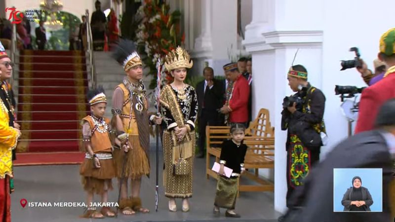 Gibran dan Jan Ethes Kompak Pakai Baju Adat Papua Saat Hadiri Upacara HUT RI di Istana Merdeka ...