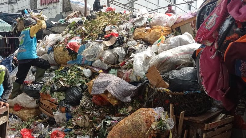 Bau Sampah Busuk di Bandung Makin Dikeluhkan - ERA.ID
