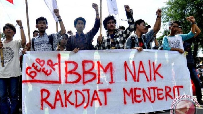 Tolak Kenaikan Harga BBM, 5 Ribu Buruh Demo di Depan DPR Hari Ini - ERA.ID