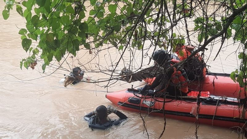 Asyik Mandi di Kali Cimanceuri Kronjo Tangerang, Pria Paruh Baya Hilang ...