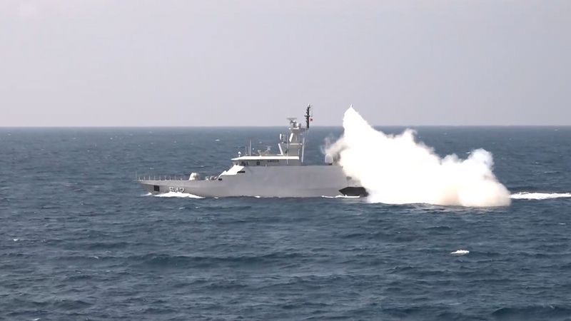 Aksi Tembakan Rudal C-705 dari KRI Clurit-641 dan KRI Kujang 642 TNI AL ...