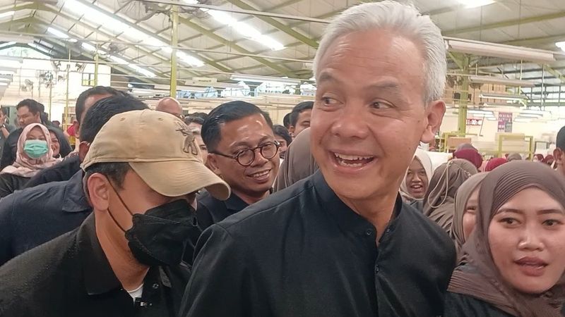 Kunjungi Pabrik Rokok, Ganjar Janjikan Tinjau Ulang Regulasi Tembakau - ERA.ID