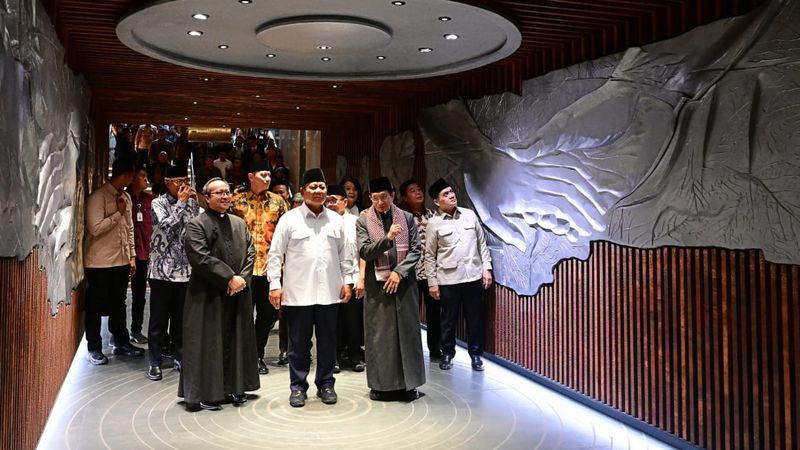 Presiden Resmikan Terowongan Silaturahim, Permudah Akses Jemaah ... Presiden Resmikan Terowongan Silaturahim, Permudah Akses Jemaah ...