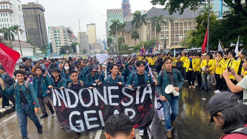 Demo Indonesia Gelap: Mahasiswa Desak Batalkan RUU Kejaksaan, Polri dan ...