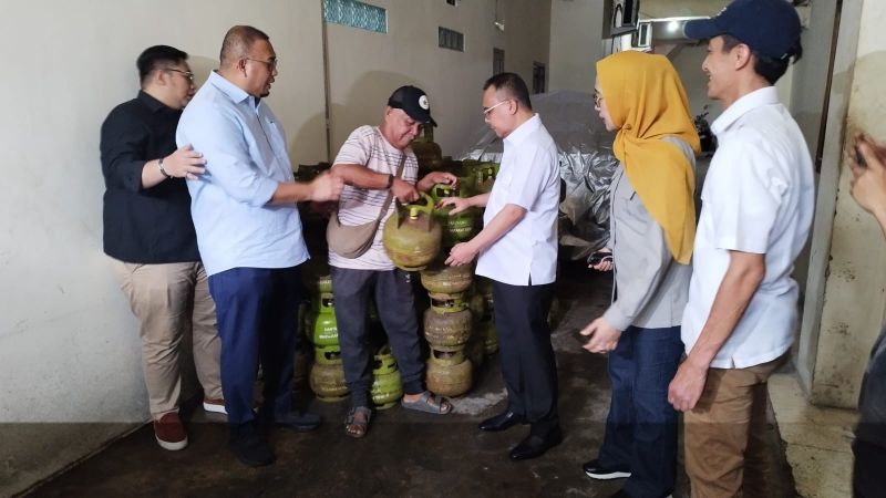 Pimpinan DPR Sidak Pangkalan LPG 3Kg di Palmerah: Alhamdulillah Sudah Lancar - ERA.ID