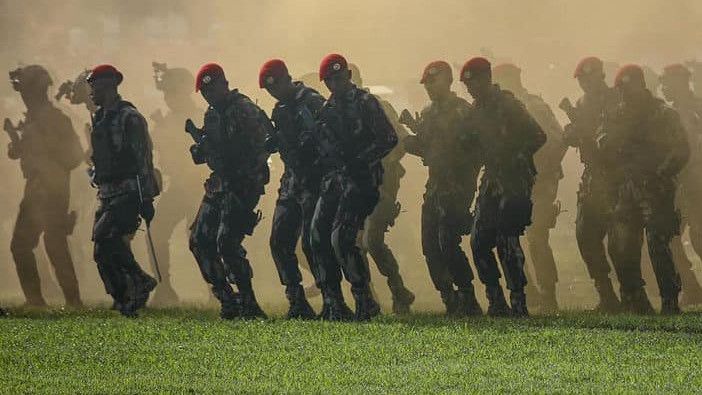 Kopassus-Hercules Foto Bareng, Danjen Minta Maaf - ERA.ID
