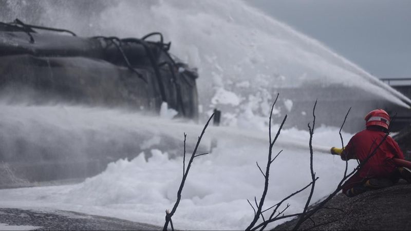 Breaking News: Kilang Minyak Pertamina RU IV Cilacap Terbakar - ERA.ID