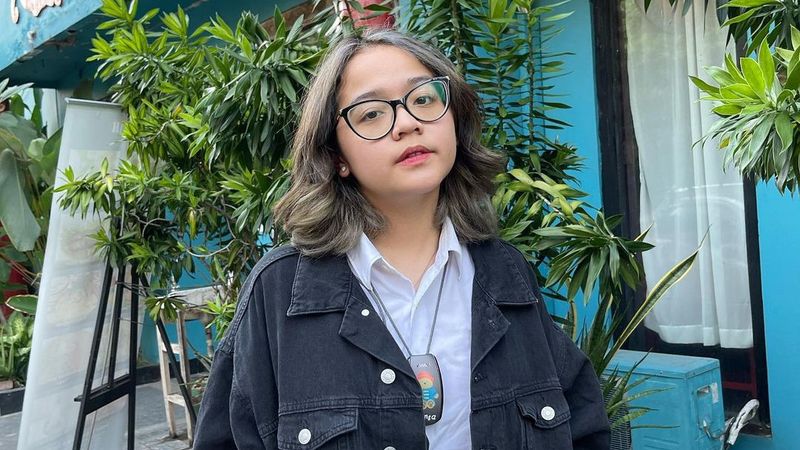 Buang Gengsi Walau Orang Tua Kaya Raya, Viral Cinta Kuya Punguti Botol ...