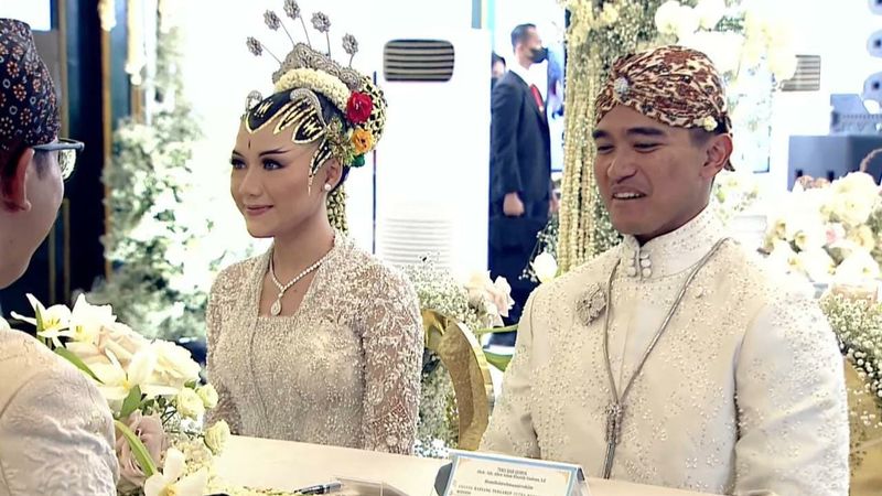 Gaya Make Up Jadi Sorotan, 4 Potret Penampilan Kaesang Pangarep dan Erina Gudono Saat Akad Nikah ...