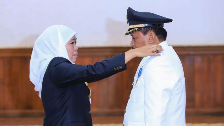 Lantik Marhaen Djumadi Jadi Bupati Nganjuk, Ini Pesan Khofifah Indar ... Lantik Marhaen Djumadi Jadi Bupati Nganjuk, Ini Pesan Khofifah Indar ...