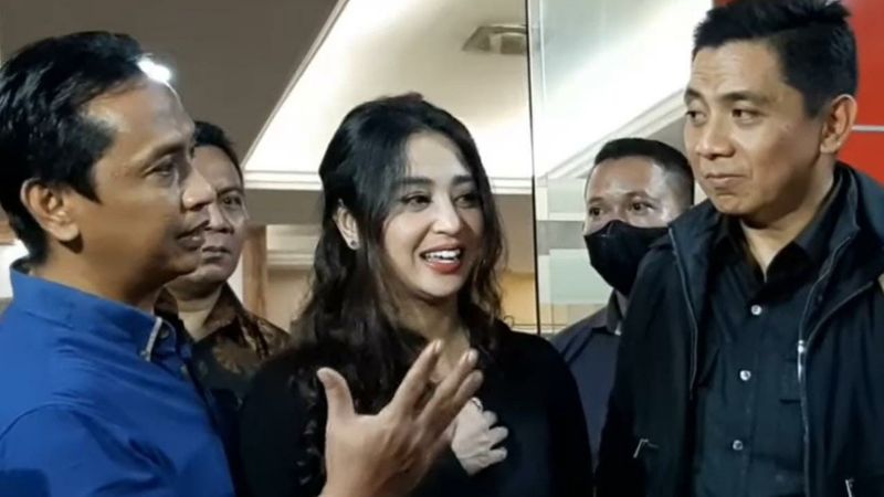 Gagal Mediasi dengan Fans Leslar, Dewi Perssik Ogah Cabut Laporan dan Proses Hukum Tetap ...