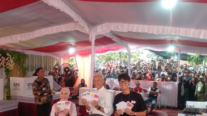 Dampingi Ganjar Nyoblos: Atikoh Deg-degan, Alam Yakin Bapak Menang - ERA.ID