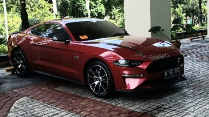 Viral Mobil Sport Merah Pakai Pelat TNI 'RFD' yang Ternyata Cuma Asal ...