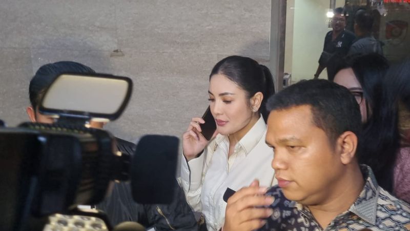 Nindy Ayunda Tegaskan Tidak Pernah Sembunyikan dan Tinggal Serumah ...