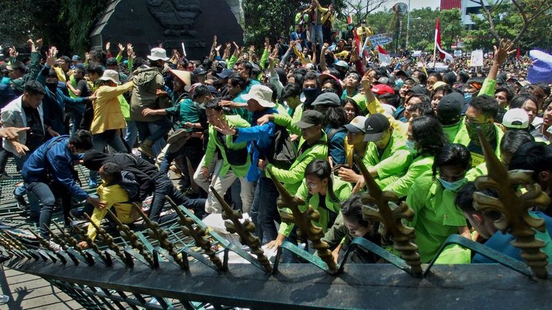 Daripada Bikin Macet, Menteri Pigai Ingin Siapkan Ruang Demo di Halaman ...