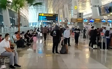 Penumpang Bandara Soetta Melonjak Jelang Libur Panjang Imlek - ERA.ID