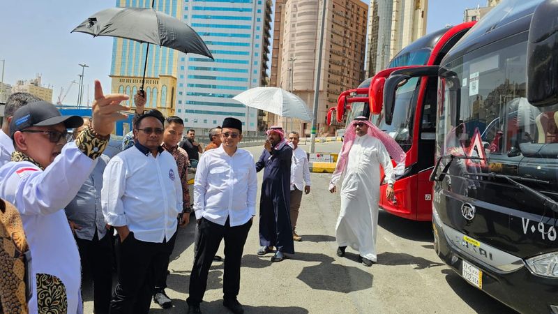 Cuaca Saudi Panas di Arab Daudi, Menag Minta Jemaah Haji Indonesia Jaga ... Cuaca Saudi Panas di Arab Daudi, Menag Minta Jemaah Haji Indonesia Jaga ...