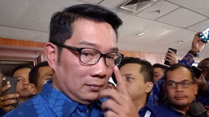Pengamat: Respons Ridwan Kamil di IG Jadi Pemantik Pemecatan Guru SMK ...