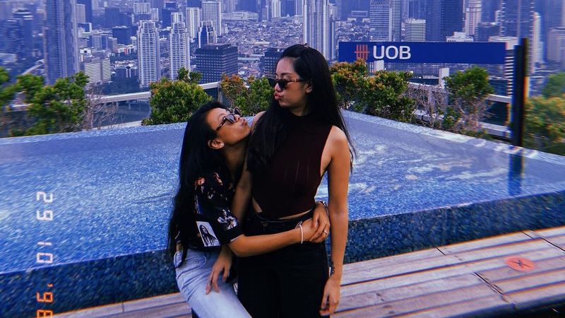 Di Sini Awal Mula, Yumi Kwandy Jatuh Hati pada Chika Kinsky, Pacar ...