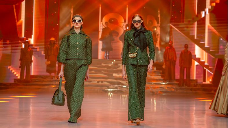 Semarak Warna-warni Koleksi Raya di Modinity Fashion Parade 2024 - ERA.ID