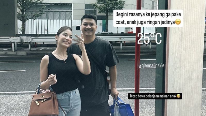 Rayakan 17 Tahun Bersama, Potret Romantis Chelsea Olivia dan Glenn Alinskie di Jepang - ERA.ID