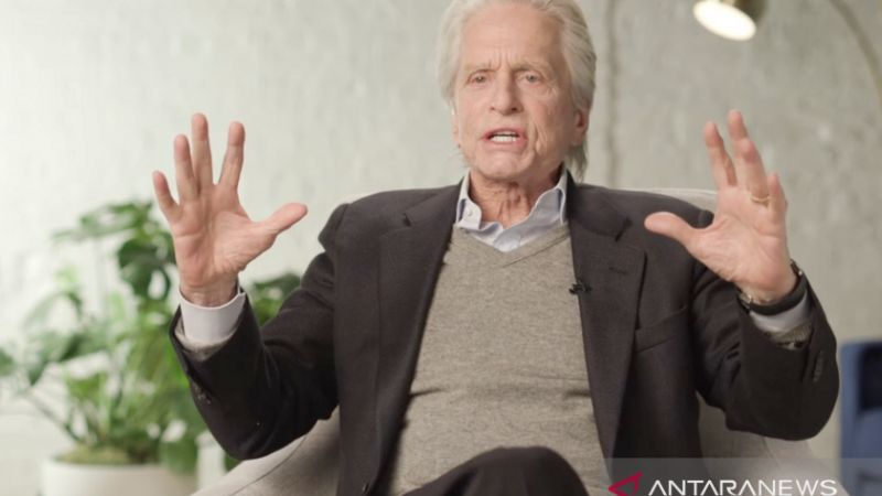 Hormat dari Michael Douglas untuk Aktor Film Superhero dengan ...