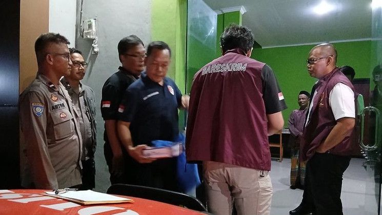 Usai Diperiksa Kasus Dugaan Pemalsuan Sertifikat Pagar Laut Tangerang, Kades Kohod Belum Jadi ...