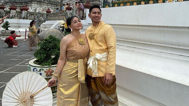 Anak Asuh Jadi Pacar, 5 Potret Mesra Anisa Bahar dan Edwin Bahari Pacar ...