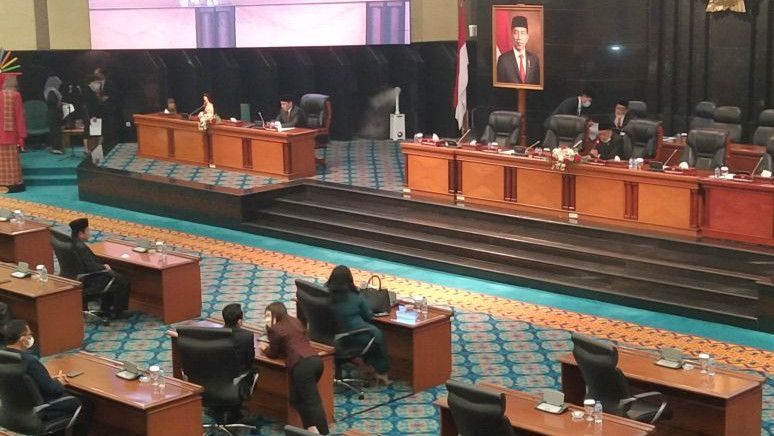 PSI DKI Tolak Pin Emas Dalam Anggaran Pakaian Dinas Anggota DPRD DKI ...