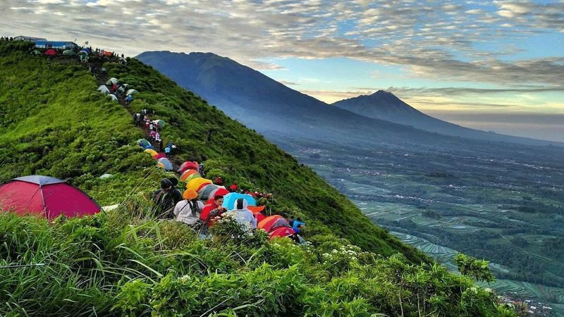 Rekomendasi Gunung untuk Pendaki Pemula di Jawa Tengah, Ada yang Pernah Anda Daki? - ERA.ID