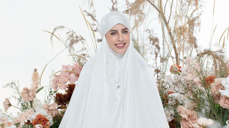 10 Rekomendasi Brand Mukena Lokal Terbaik, Ada Model Terbaru! - ERA.ID