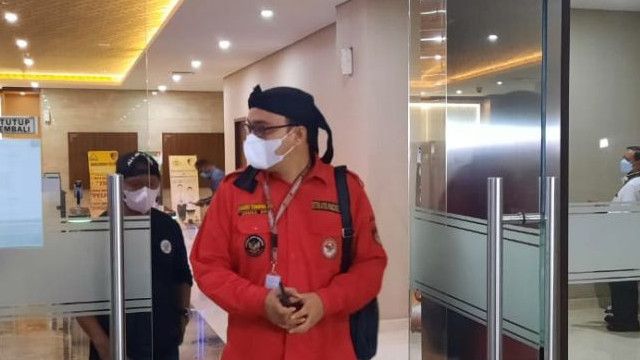 Soal Wayang Haram, Sandy Tumiwa Laporkan Ustaz Khalid Basalamah ke Bareskrim, Polisi: Kami ...
