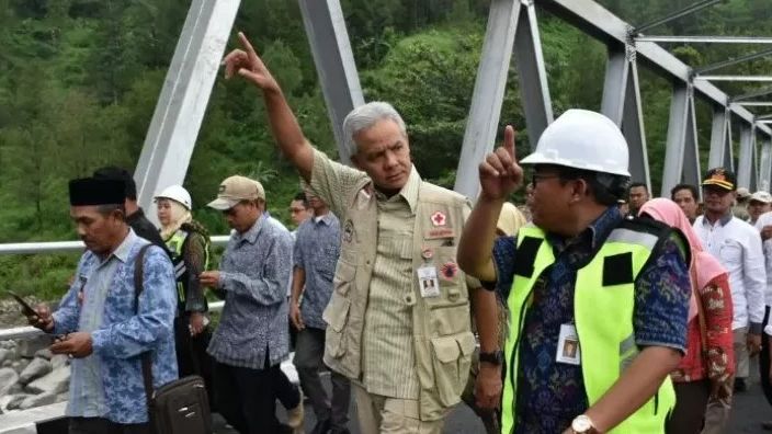 Langkah Cepat Ganjar Instruksikan Jajaran perbaiki jalan dan jembatan yang rusak di jalur ...