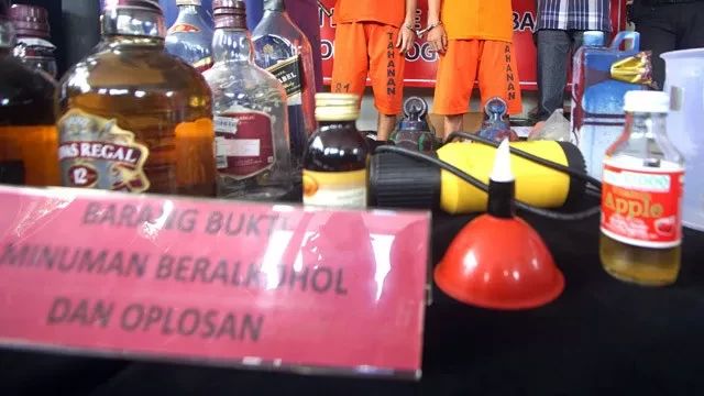 Tenggak Alkohol Medis 70 Persen Campur Air Soda, 4 Pemuda di Bandung ...