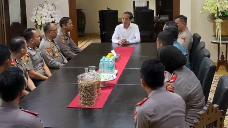 Terima Kunjungan Serdik Sespimmen Polri, Jokowi Post Power Syndrome ...