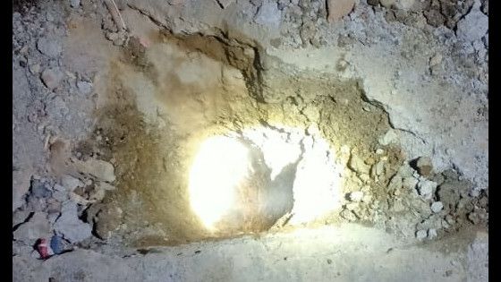 Tanah Berlubang Keluarkan Hawa Panas Hebohkan Sulbar, Ternyata Ini ...