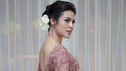 7 Model Kebaya Modern Brokat, Siap untuk Berbagai Acara - ERA.ID