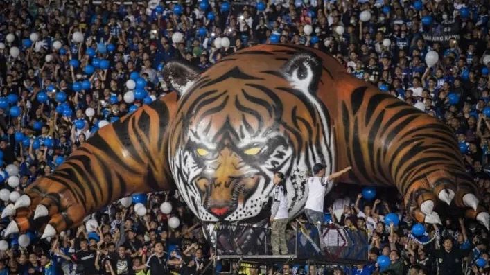 Polisi Ancam Akan Blokir NIK Bobotoh yang Kedapatan Bawa Flare Saat ...