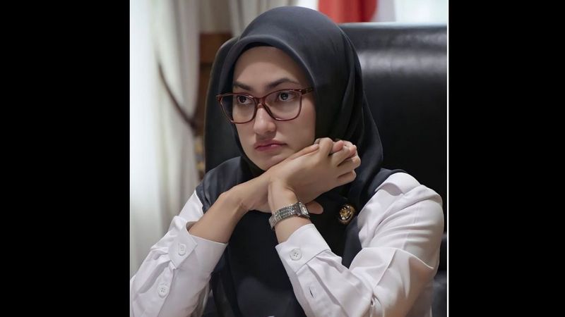 Momen Ekspresi Bupati Cantik Luwu Utara Indah Putri Indriani Nunggu THR Cair, Bikin Warganet ...